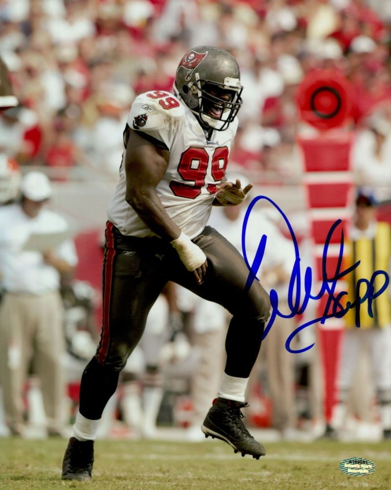 Warren Sapp Signed Buccaneers 8x10 Photo (Schwartz COA)