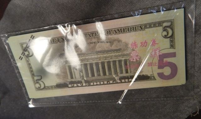 MOVIE PROP/BANK TELLER TRAINING NOTES -$5 DENOMINATIONS - 25 PER LOT