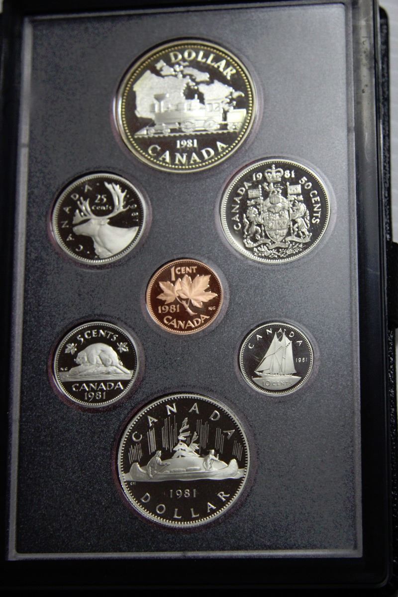 ROYAL CANADIAN MINT DOUBLE DOLLAR SET