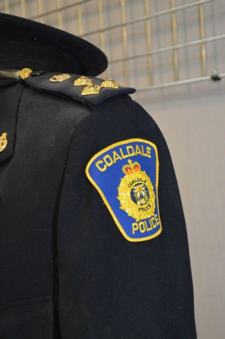 Vintage Deep Blue Coaldale Alberta RCMP Tunic w/shirt & tie, w/ buttons ...