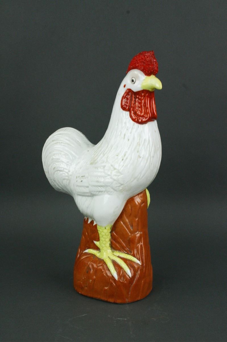 Chinese Famille Rose Porcelain Chicken Figure