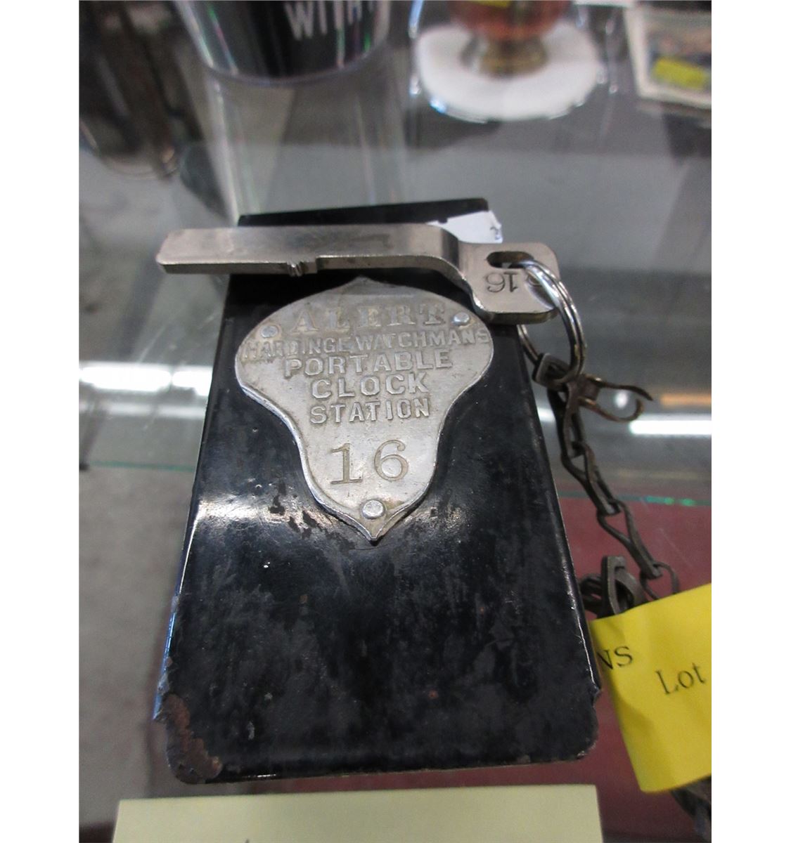 Vintage Guardsman #16 lock box with key