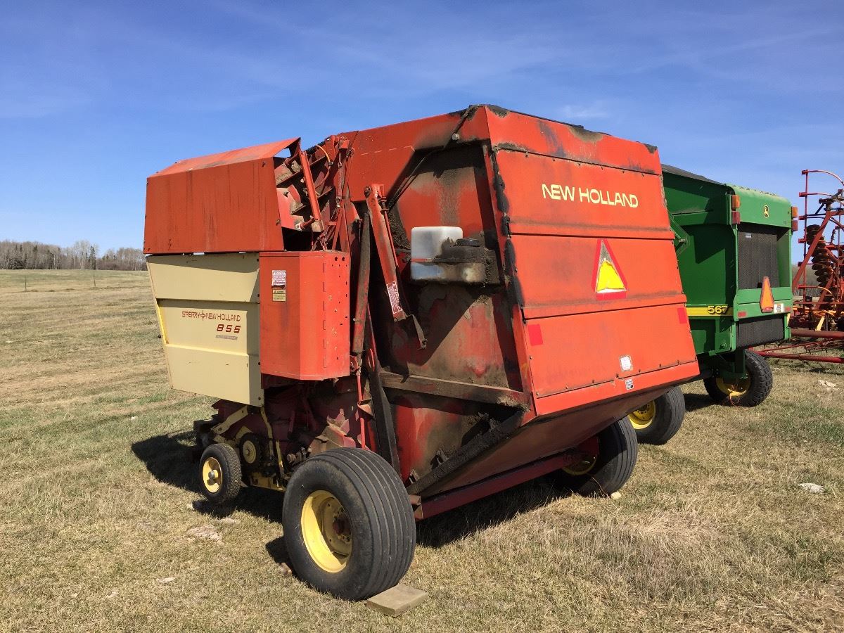 1984 NH 855 ROUND BALER - Weaver Bros. Auctions Ltd.