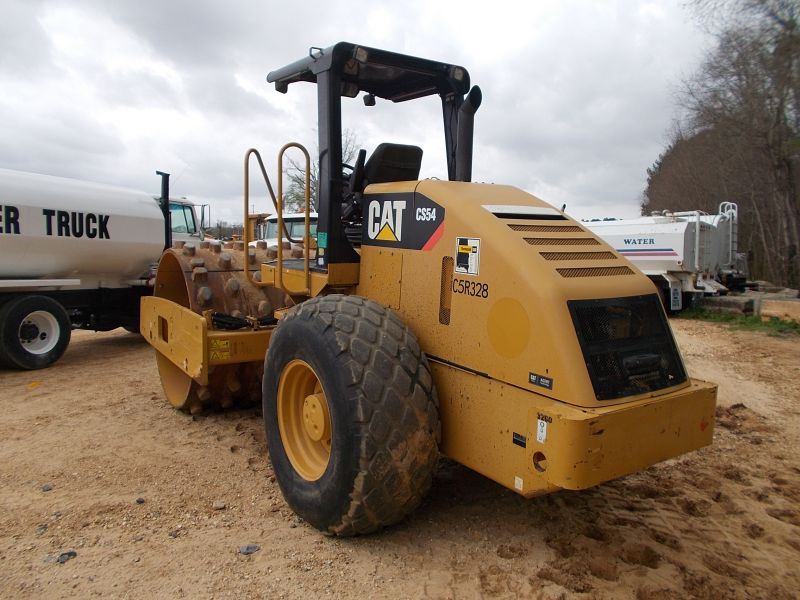 CAT CS54 VIBRATORY ROLLER, S/N C5R00328, (09 YR) 84" SMOOTH DRUMS W ...