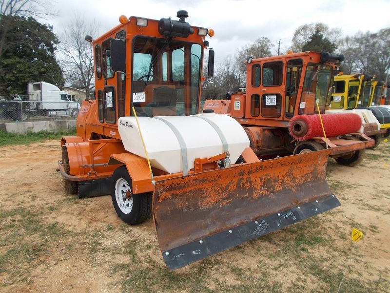BROCE RCT350 BROOM, S/N 408048, (2013 YR ) CUMMINS 3.3L, 8' BROOM, ECAB ...