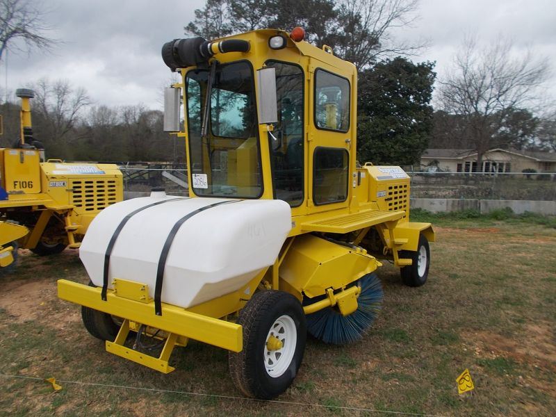 SUPERIOR DT80 BROOM, S/N 8041444, 8' BROOM, WATER SYSTEM, CUMMINS ...