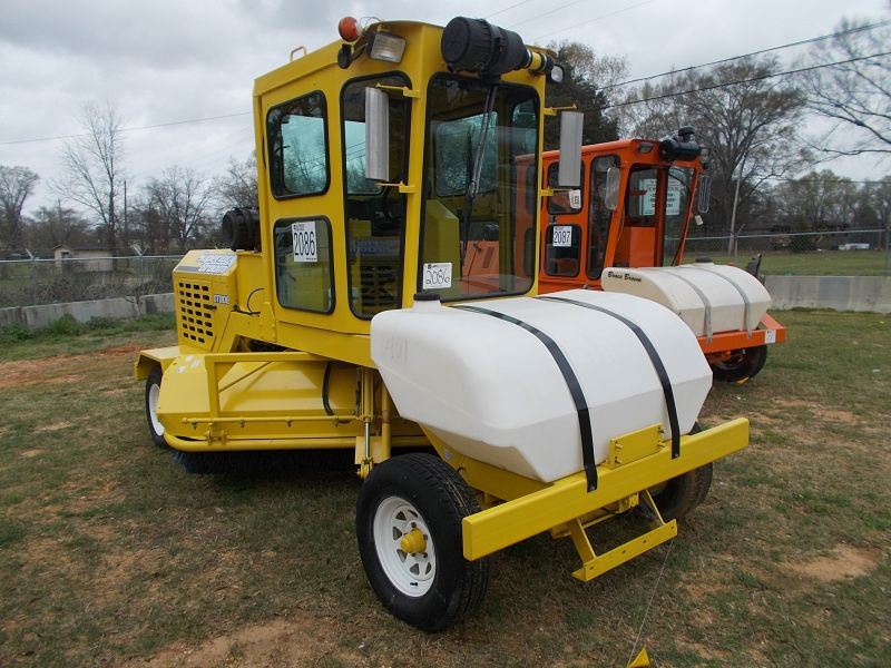 SUPERIOR DT80 BROOM, S/N 8041444, 8' BROOM, WATER SYSTEM, CUMMINS ...