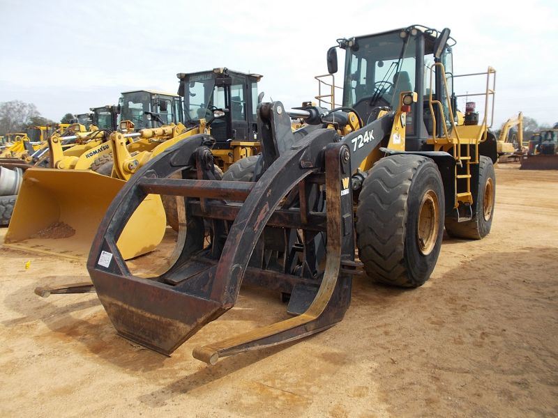 JOHN DEERE 724K WHEEL LOADER, S/N 633142, (11 YR) WICKER LOG FORKS W ...