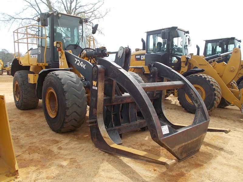 JOHN DEERE 724K WHEEL LOADER, S/N 633142, (11 YR) WICKER LOG FORKS W ...