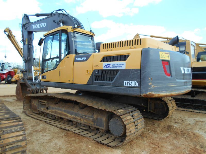VOLVO EC250DL HYDRAULIC EXCAVATOR, S/N 00210288 (13 YR) 10' STICK, 48" BUCKET, HYD THUMB, ECAB W ...