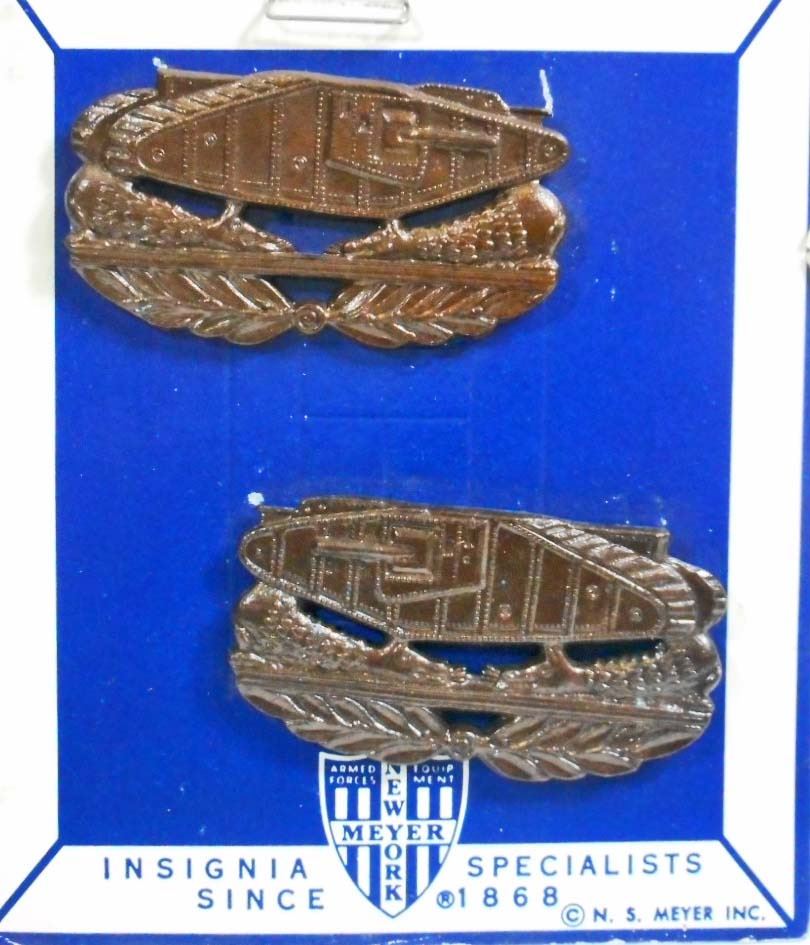 PAIR OF US ARMY TANK OFFICERS COLLAR INSIGNIAS