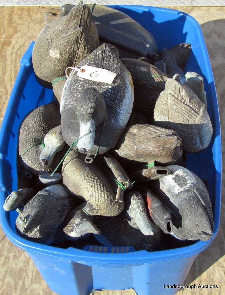 FLOATING DUCK DECOYS WITH WEIGHTS