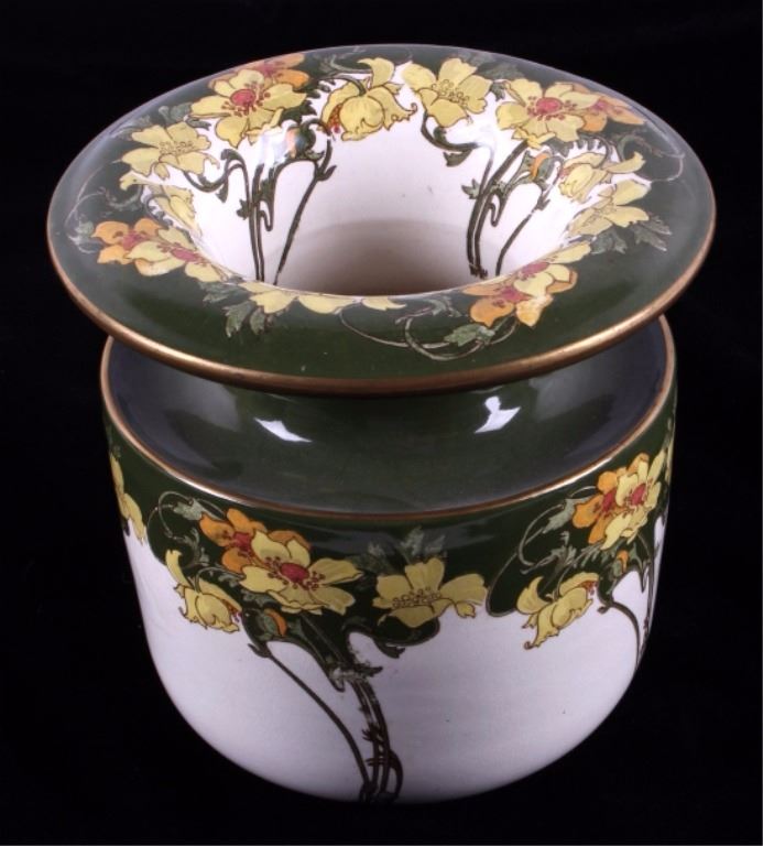 Royal Doulton Pottery Spittoon