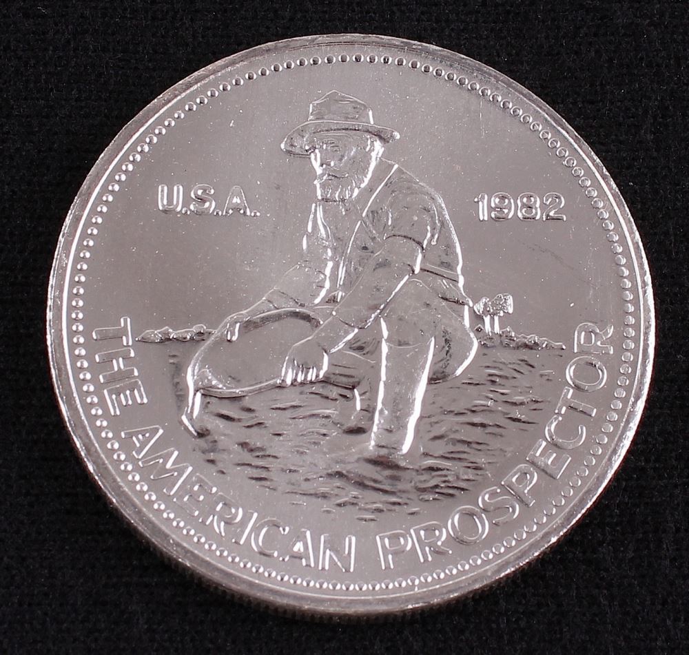 1982 Engelhard Prospector 1 Troy Oz. Fine Silver Round