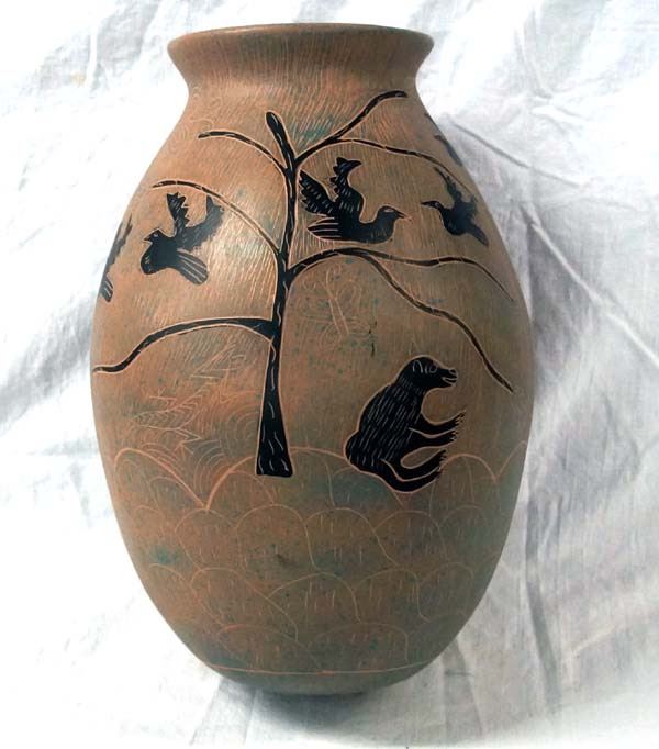 Mexican Mata Ortiz Sgraffito Raven & Bear Jar