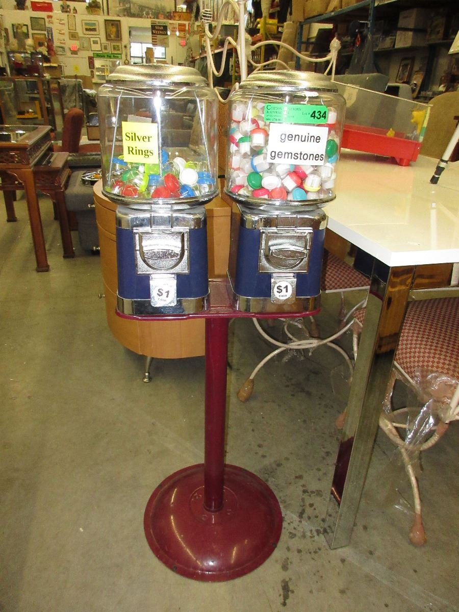 Beaver double coin operated vending machine