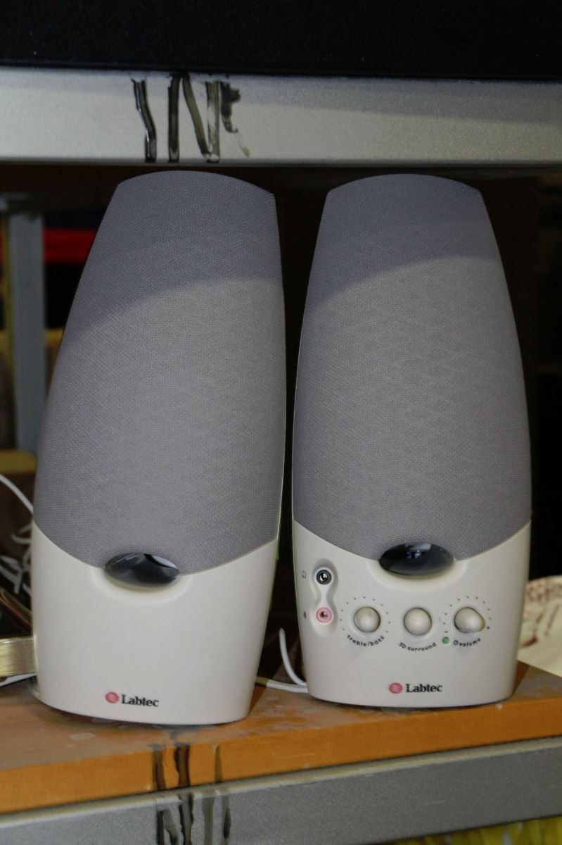 LABTECH COMPUTER SPEAKERS