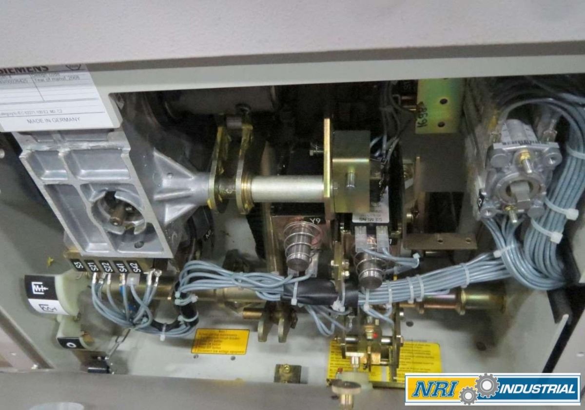 SIEMENS 8DA10 3AH49 GAS INSULATED 38KV-AC MEDIUM VOLTAGE SWITCHGEAR