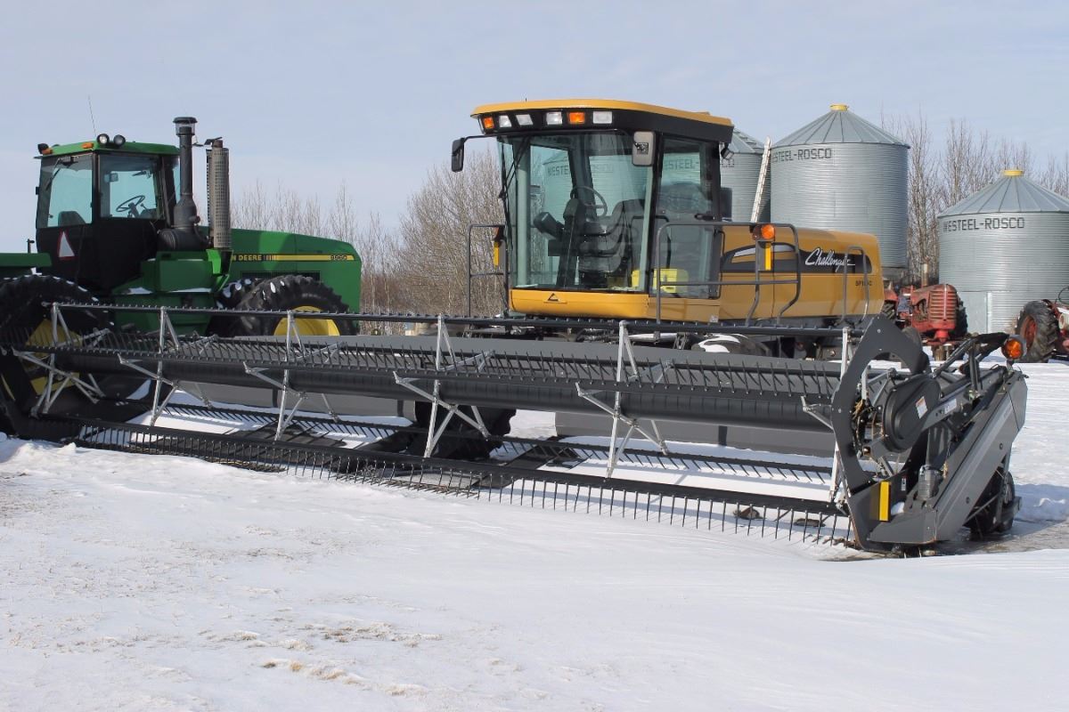 2011 CHALLENGER SP185C SWATHER