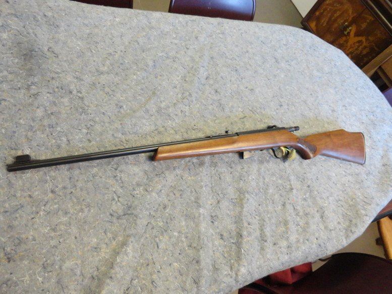 Marlin Bolt Action Rifle 22 Cal w/Clip #24611194