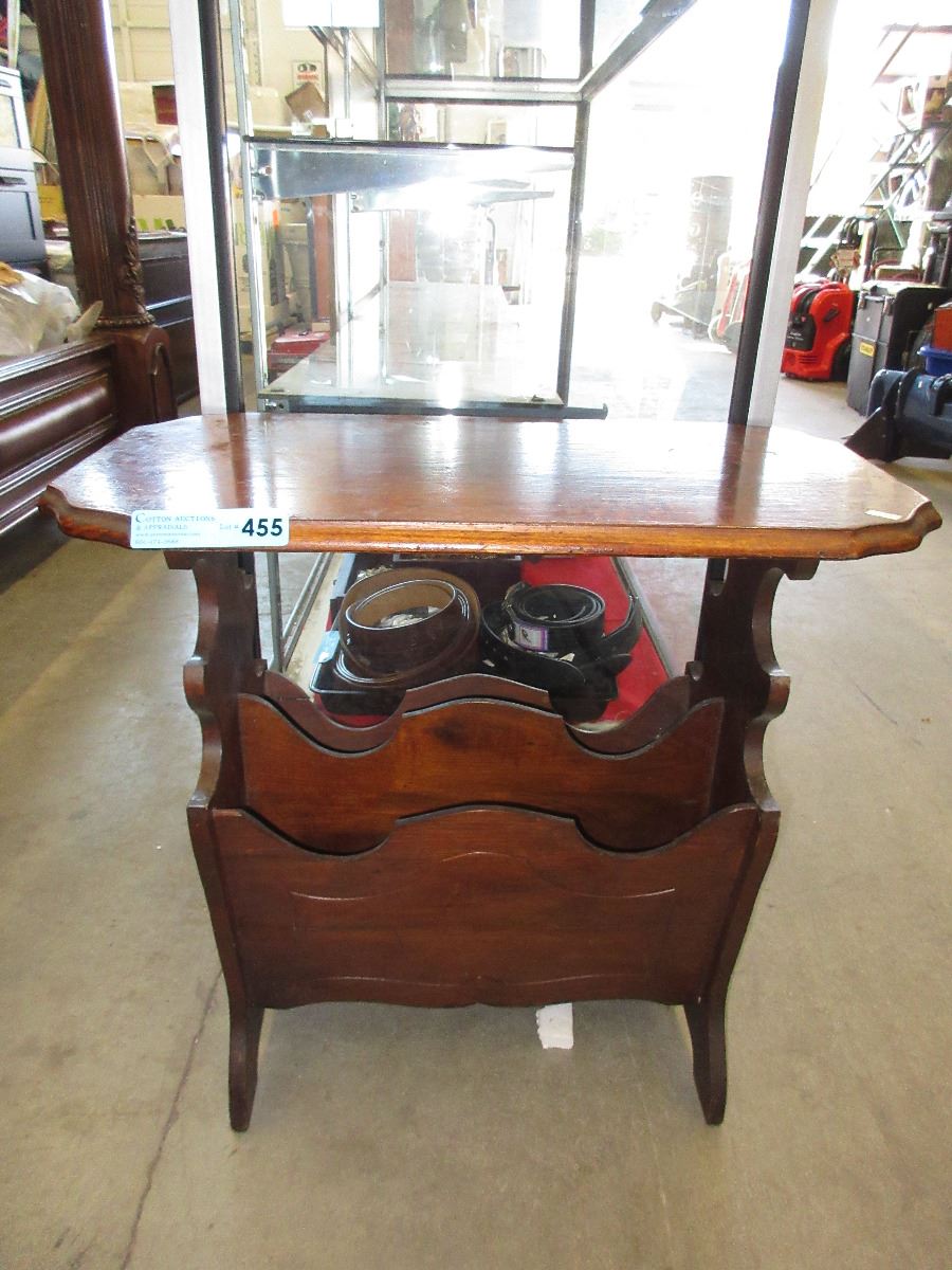 Vintage wood side table/magazine rack