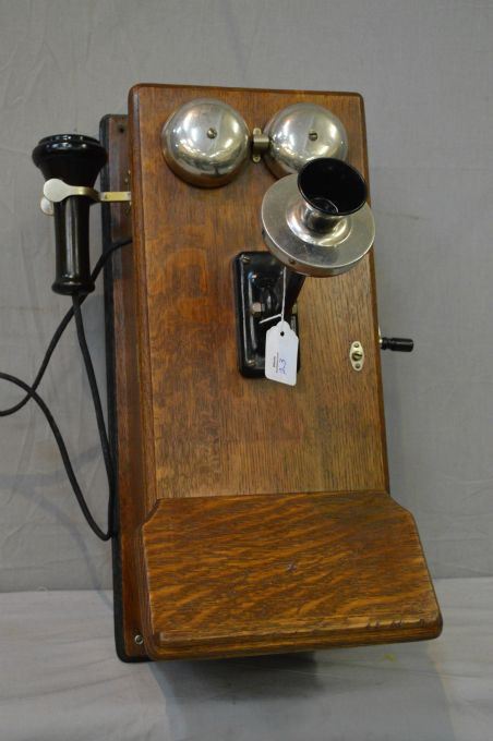 Antique quarter cut oak Northern Electric hand crank wall phone