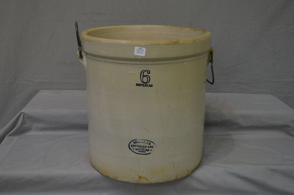Six gallon Medalta crock
