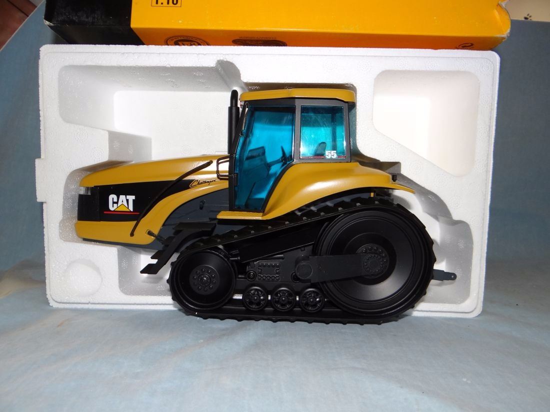 CAT 55 Challenger Ag Tractor, 1:16, chips on box