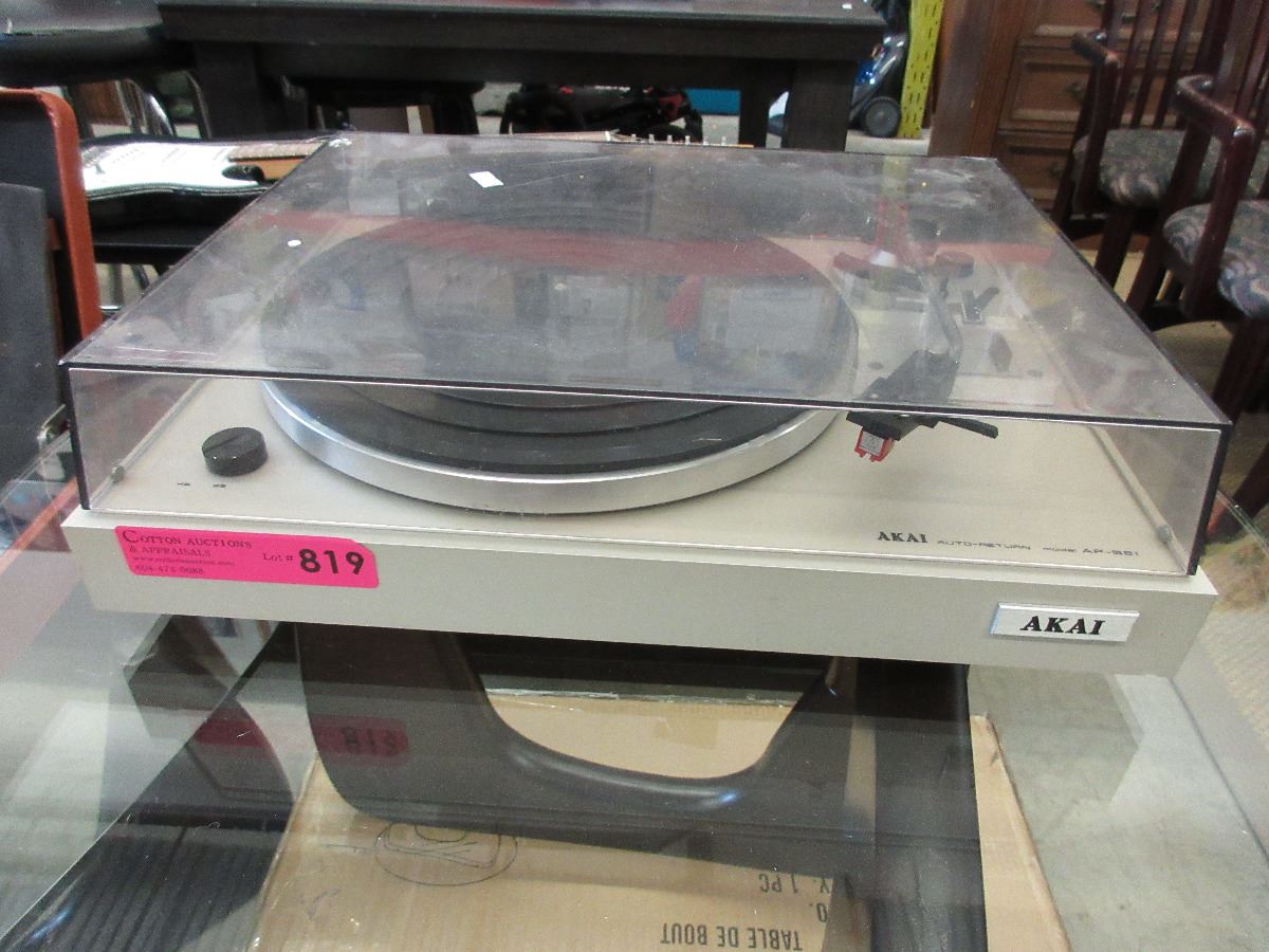 AKAI turntable - model AP-821