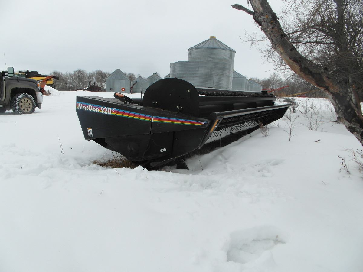 Macdon 920 Hay header
