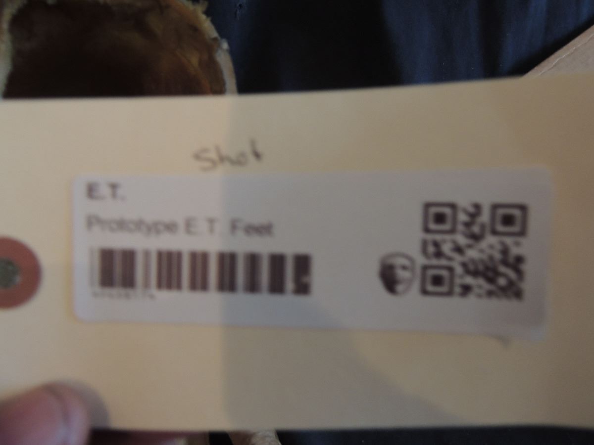 ET THE EXTRA TERRESTRIAL PUPPET FEET FROM ORIGINAL PRODUCTION ONLY PAIR ...