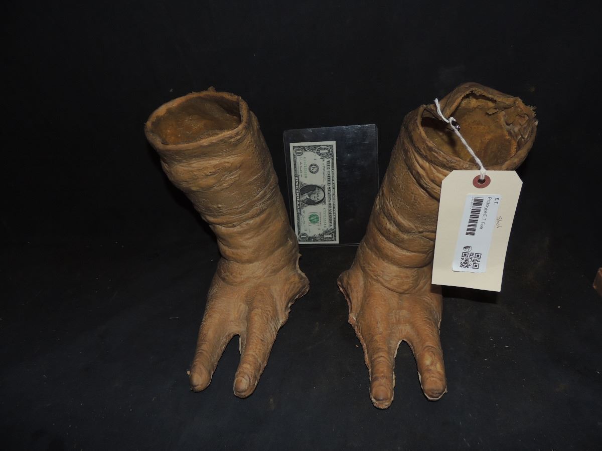 ET THE EXTRA TERRESTRIAL PUPPET FEET FROM ORIGINAL PRODUCTION ONLY PAIR ...