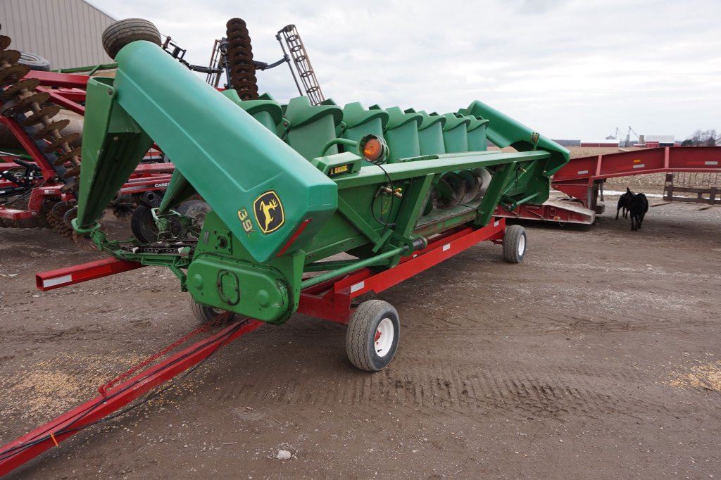 John Deere 893 Corn Head, 8 Row 30", Hydraulics. Deck Plates, Calmer ...