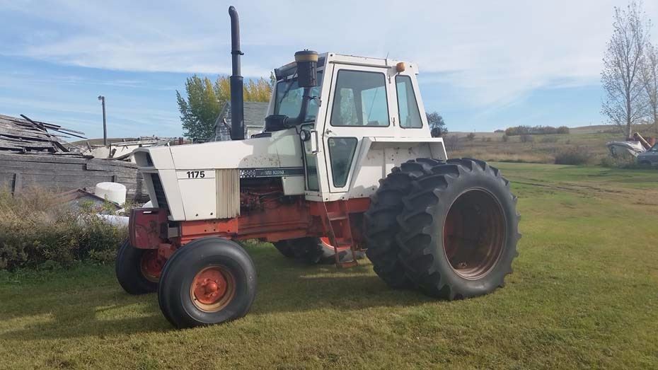 1977 Case Tractor 1175 - Bodnarus Auctioneering
