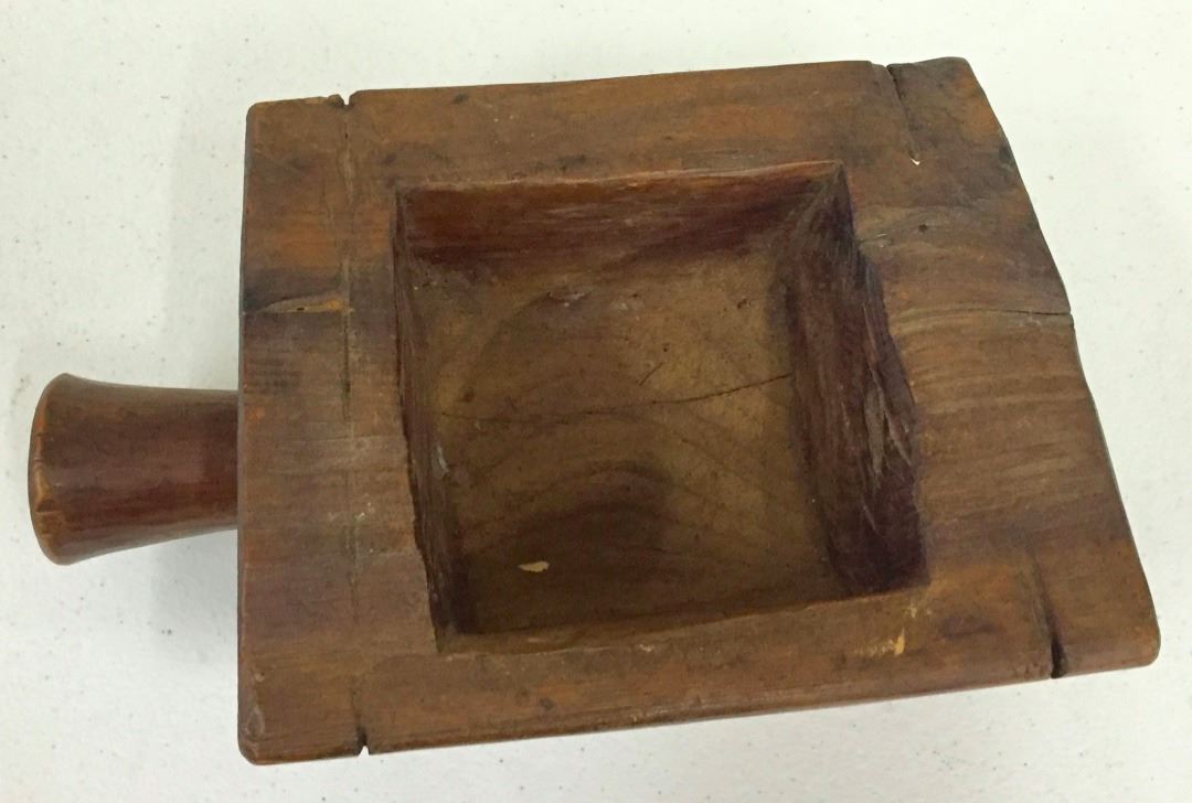 Antique Wood Grain Measuring Scoop