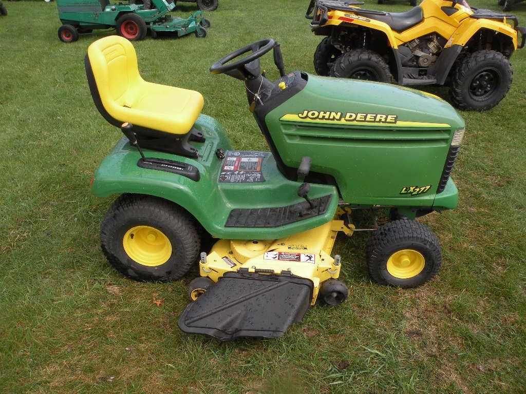 John Deere LX277 SN#-M0L277C010117