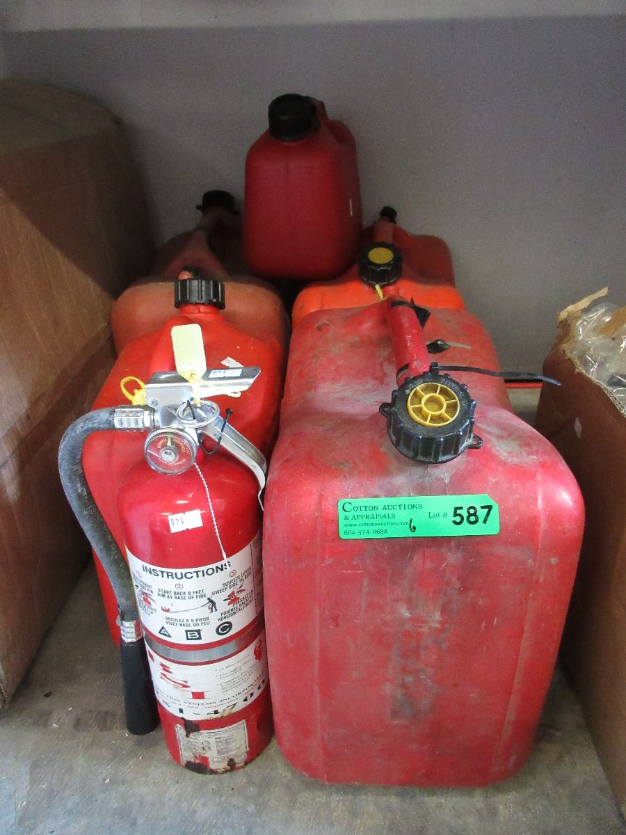 4 Jerry cans & a fire extinguisher
