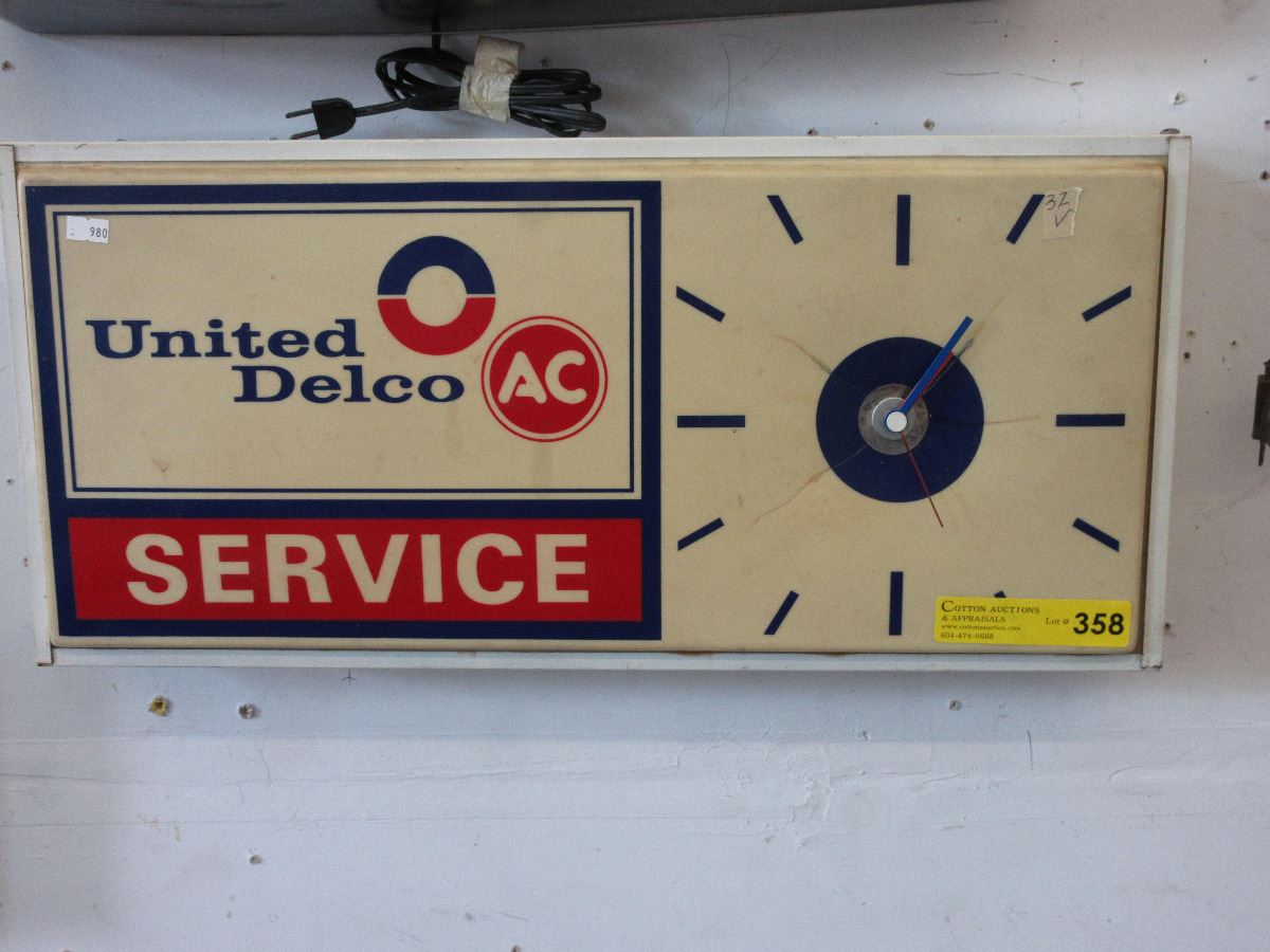"United Delco AC" Electric Wall Clock
