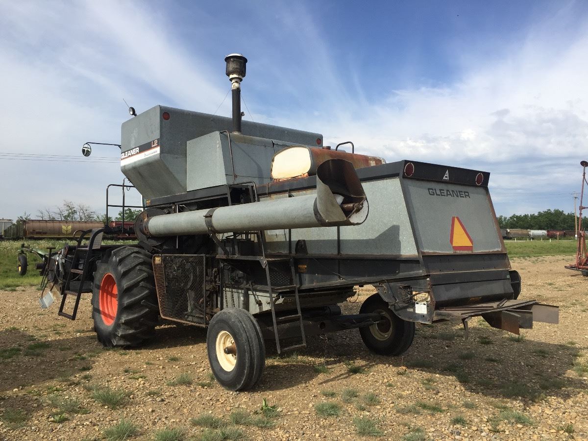 1979 GLEANER L2 COMBINE