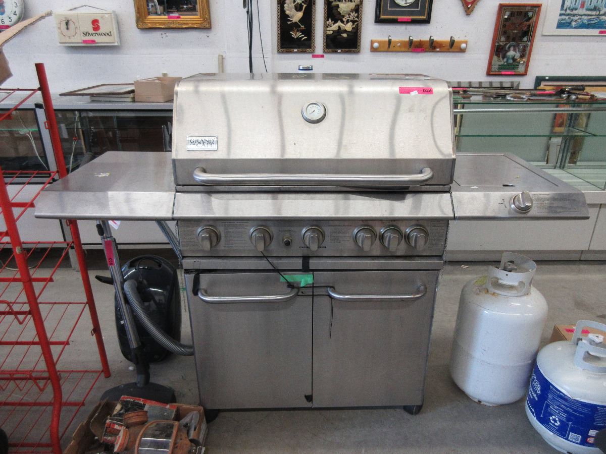 Grand Cafe gas barbecue - used