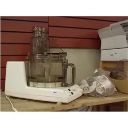 RETRO FOOD PROCESSOR - LOOKS COMPLETE