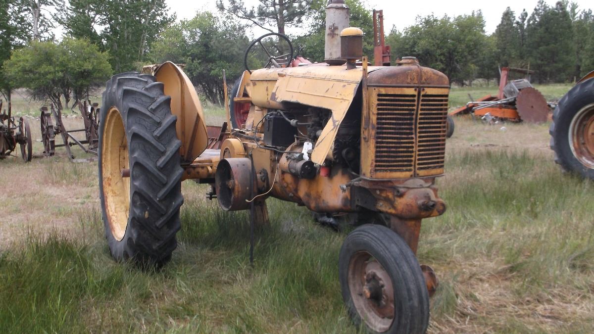Z MM Tractor- Runs- Bad Rear Wheel and Tire- Missing Front Wheel- Gas ...