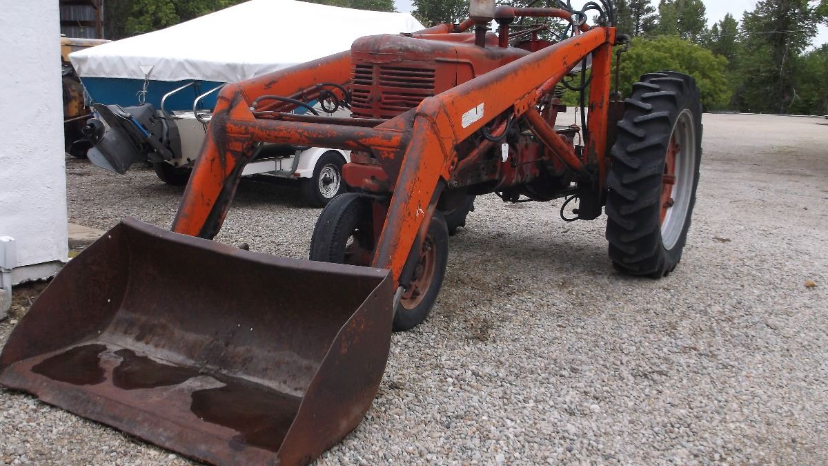 IH M Tractor- Dual Loader- Runs Good- Loader Works- Gas #FBK64133