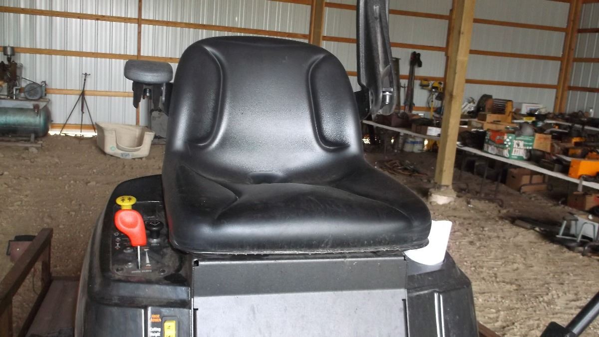 Craftsman ZTS 7500 Zero Turn Radius Lawn Mower- Briggs and Stratton ...