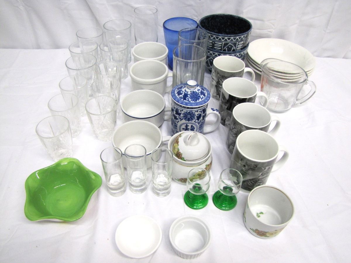 Misc. Personal Property (39): Kitchen items including cat and ...