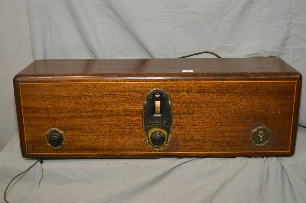 Radiola 18 General Electric table top radio