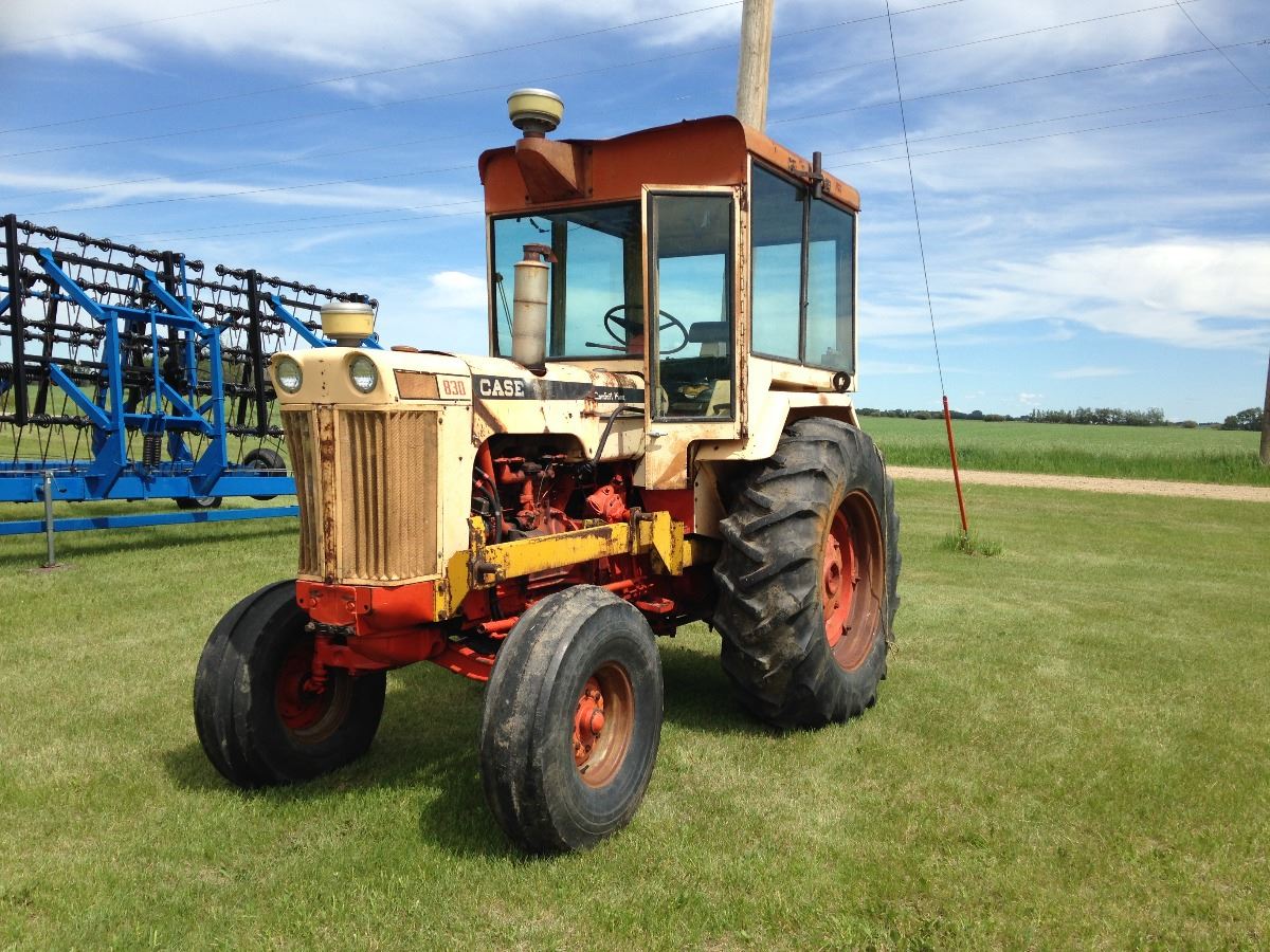 CASE 830 TRACTOR