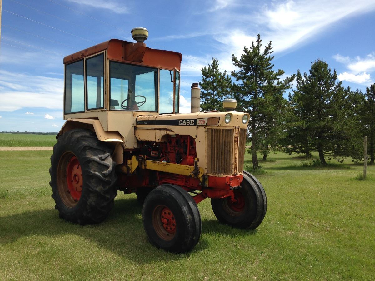 CASE 830 TRACTOR