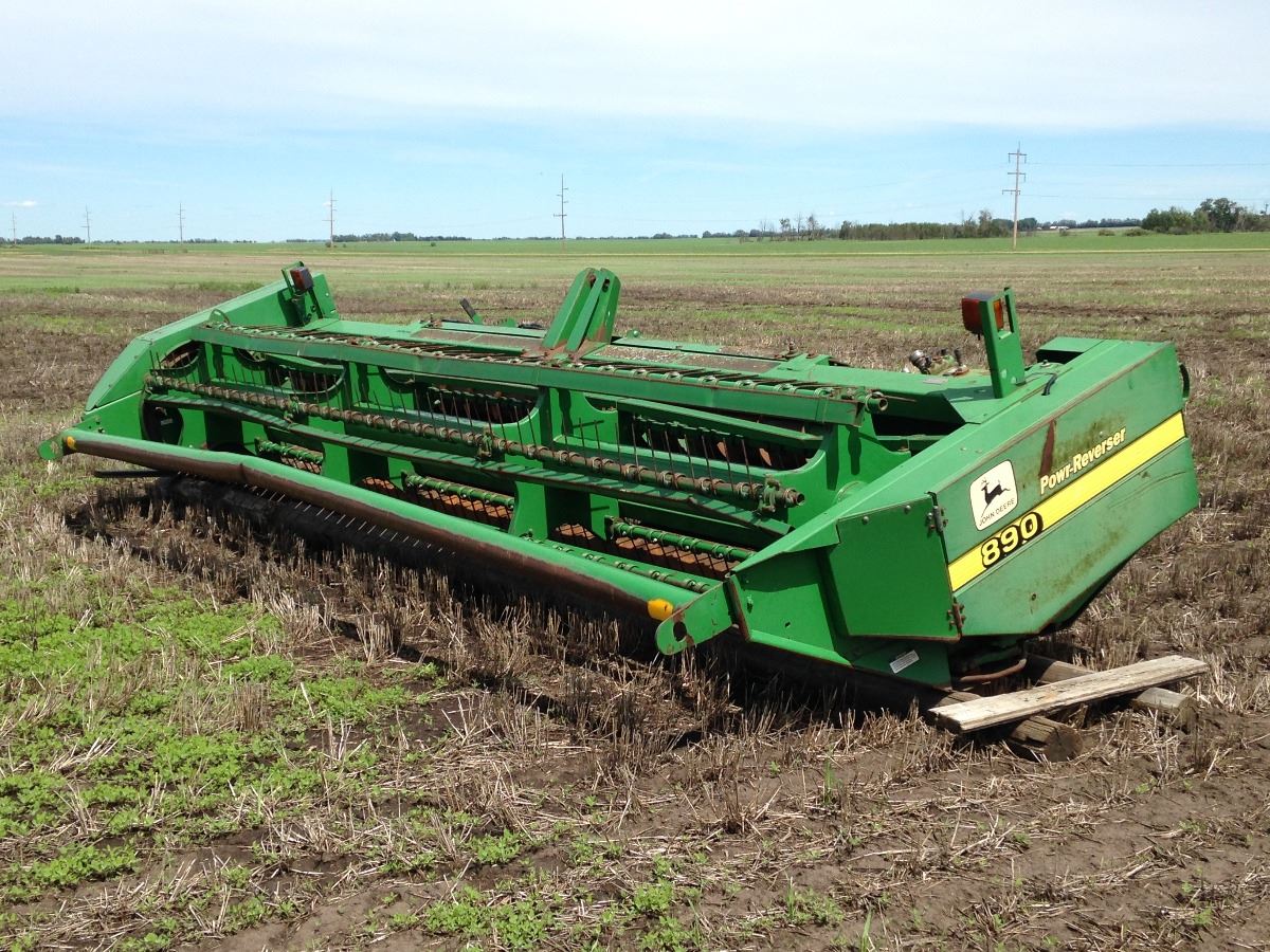 JOHN DEERE 890 - 16' HAY HEADER