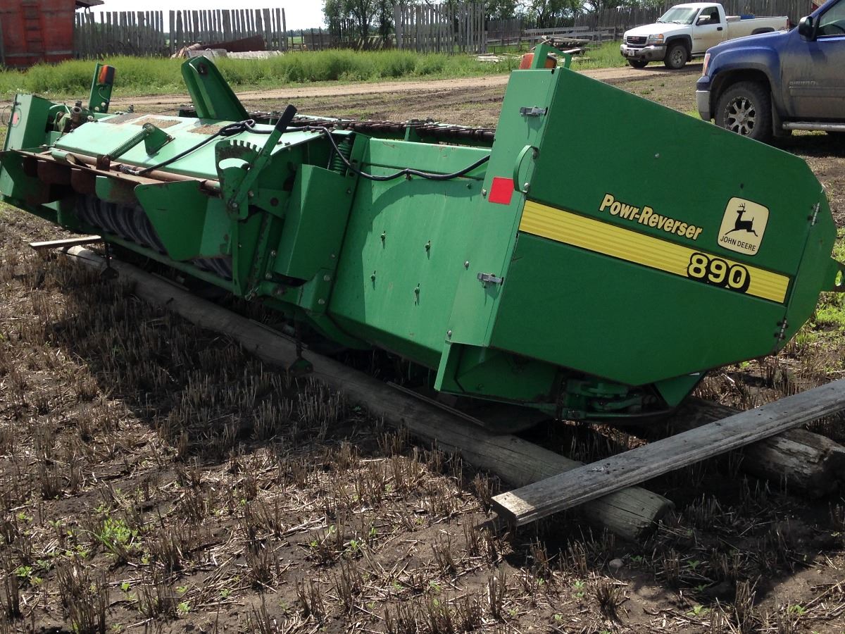 JOHN DEERE 890 - 16' HAY HEADER